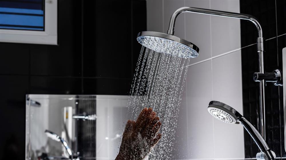 Saving Water with Style: Low-Flow Showerheads Explained - SDN Homes